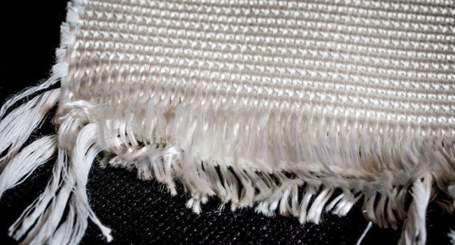 Ưu điểm của vải máng công nghệ nỉ kim so với vải dệt thoi truyền thống